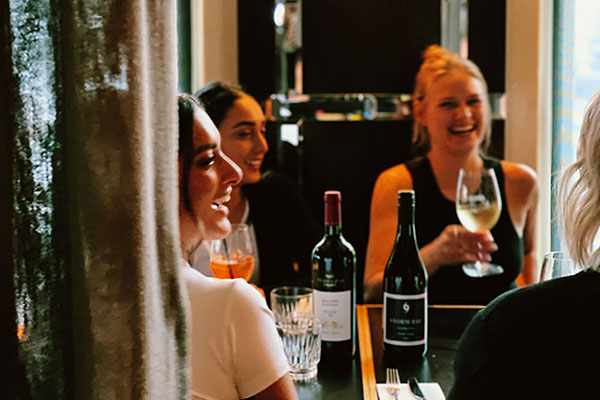 Temperance Hotel: Local Pub, Happy Hours, Pub Classics, Live Sport ...