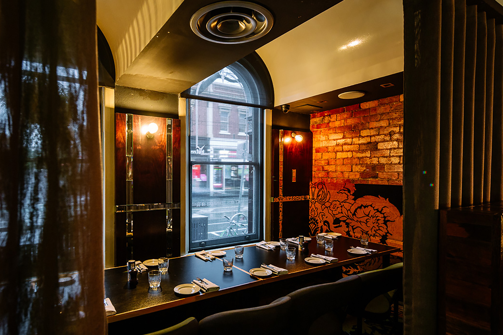 Temperance Hotel: Local Pub, Happy Hours, Pub Classics, Live Sport ...